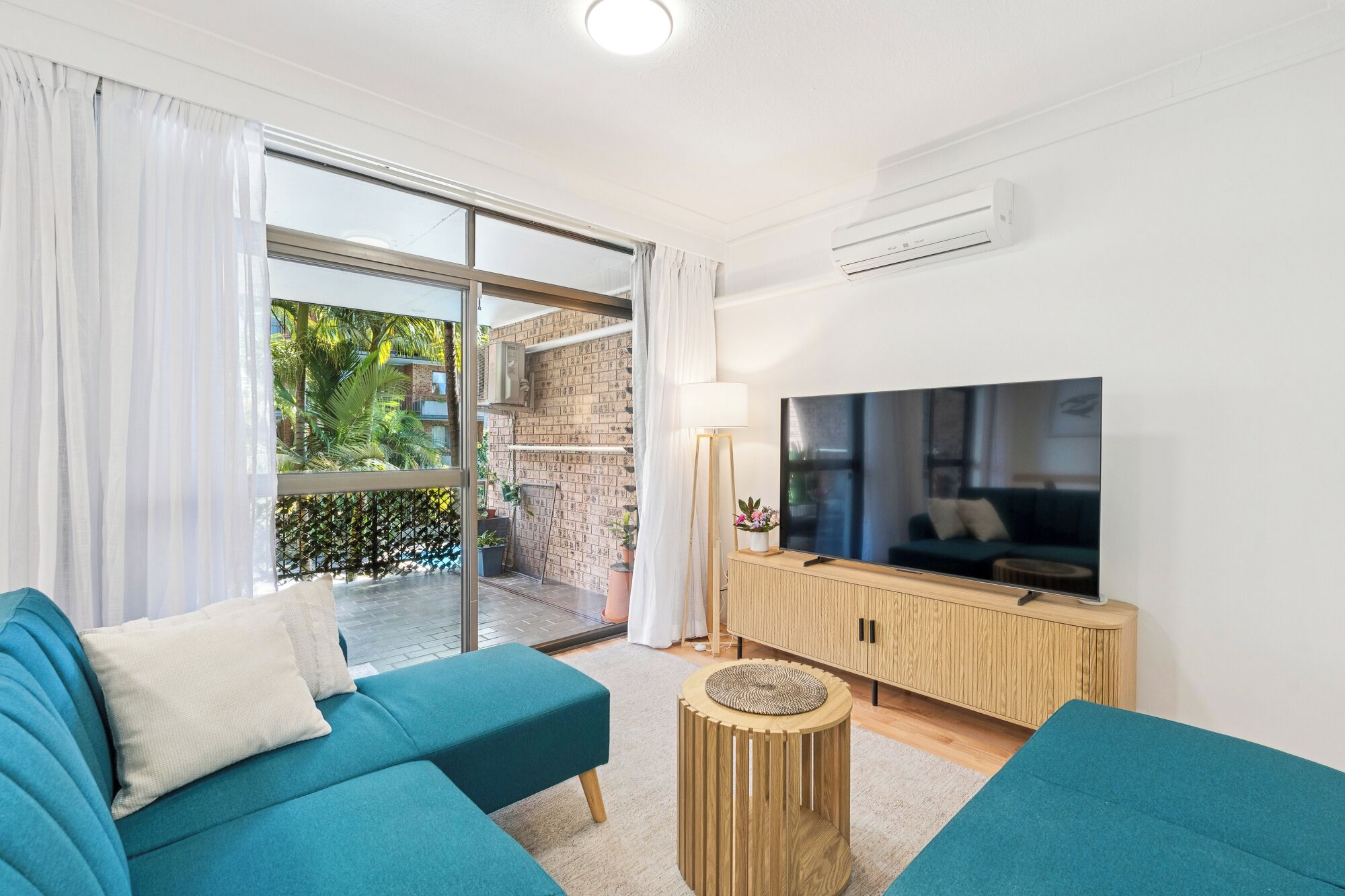 Hawaiian Gardens 2  Beachside 2br Apartment With Pool & Balcony - Coffs Harbour, Australia