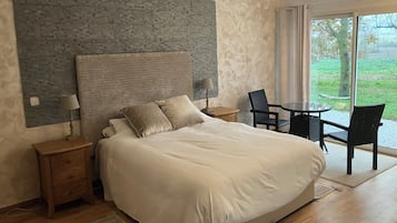 Quarto Duplo Superior, vista para o jardim | Wi-fi grátis