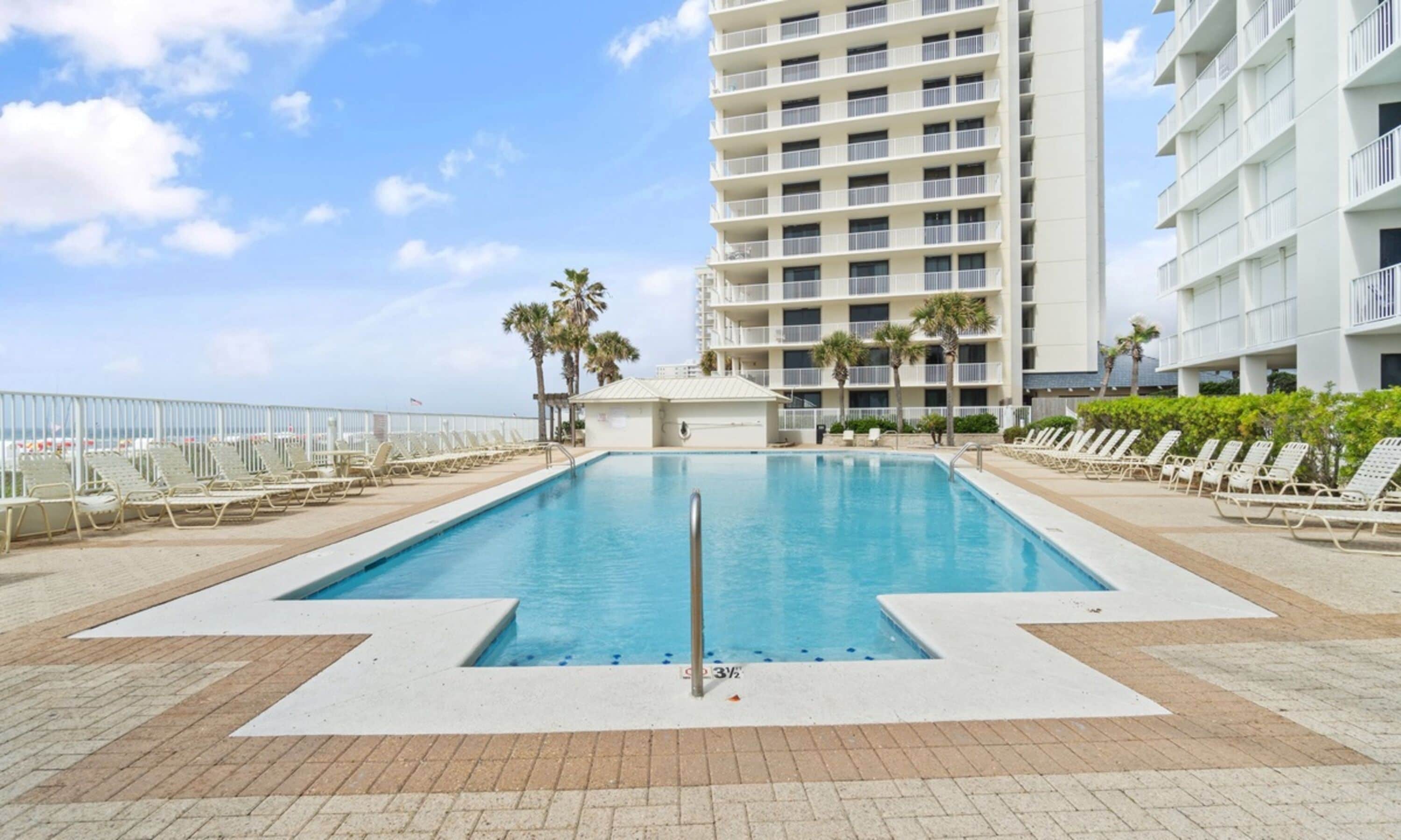 Piscina interior, piscina exterior 
