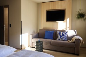 Quarto Triplo, varanda, vista para a montanha | Roupa hipoalergénica, minibar, cofre no quarto 