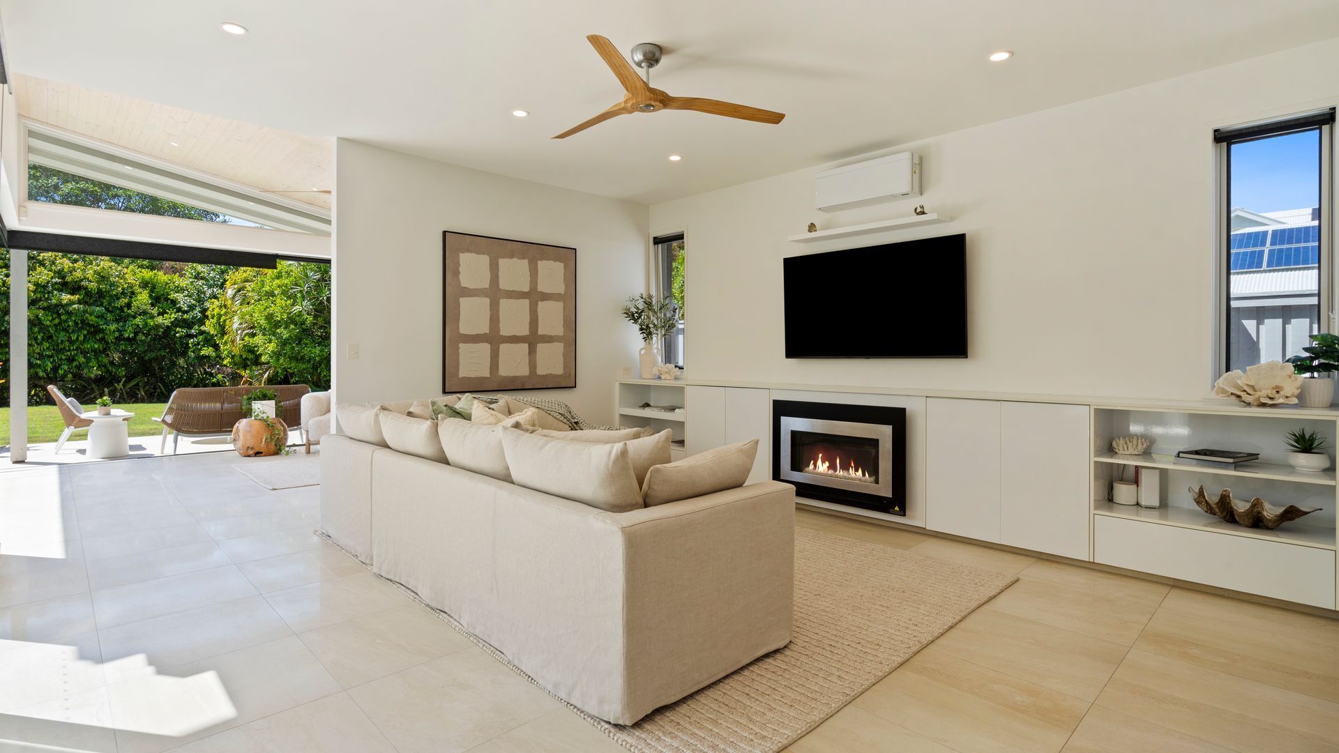Daybreak Shores | Pet-friendly Coastal Retreat With Pool, Steps From The Beach - Hastings Point