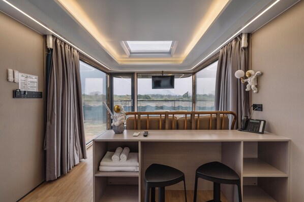 Quarto Clássico | Secretária, secretária adequada para computadores portáteis