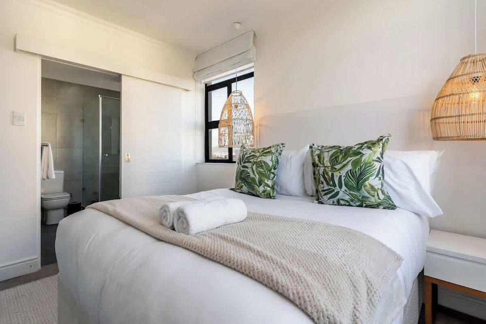 Modern 1 bed Table Mountain View Hideaway - Cape Town | Vrbo