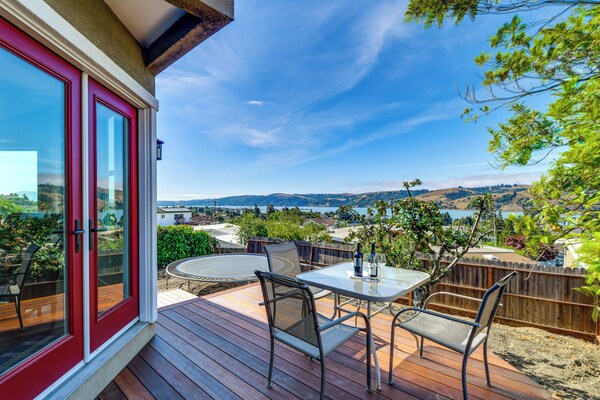 1 Mi To Downtown Benicia: Scenic Cliffside Escape - Vallejo, CA