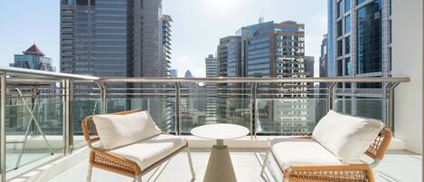 Apartamento Sénior, 2 quartos, varanda | Quartos insonorizados, Wi-fi grátis, roupa de cama fornecida