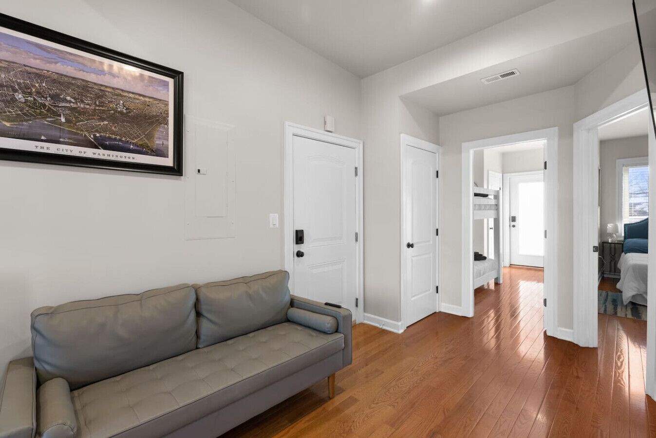 Quaint 2bd Condo+ City Living Flat+private Parking - Washington, DC