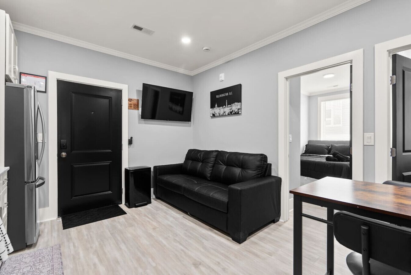 District Getaway+ 2bed+ 1 Bath Unit+private Parking - Washington D.C., DC