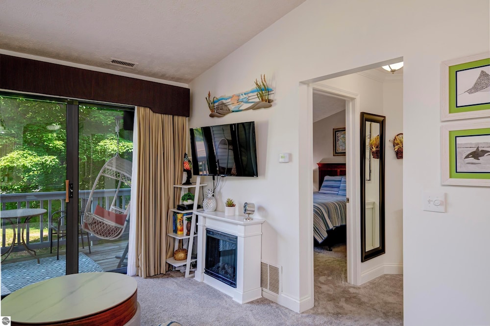 Grand Traverse Resort &Spa: WATERFRONT Condo on Grand Traverse Bay ...