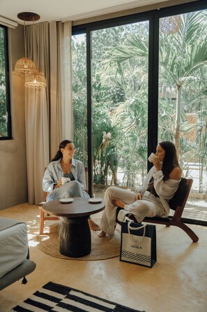 Vila luxo, vista para o jardim | Roupas de cama premium, cofres nos quartos, individualmente decorados