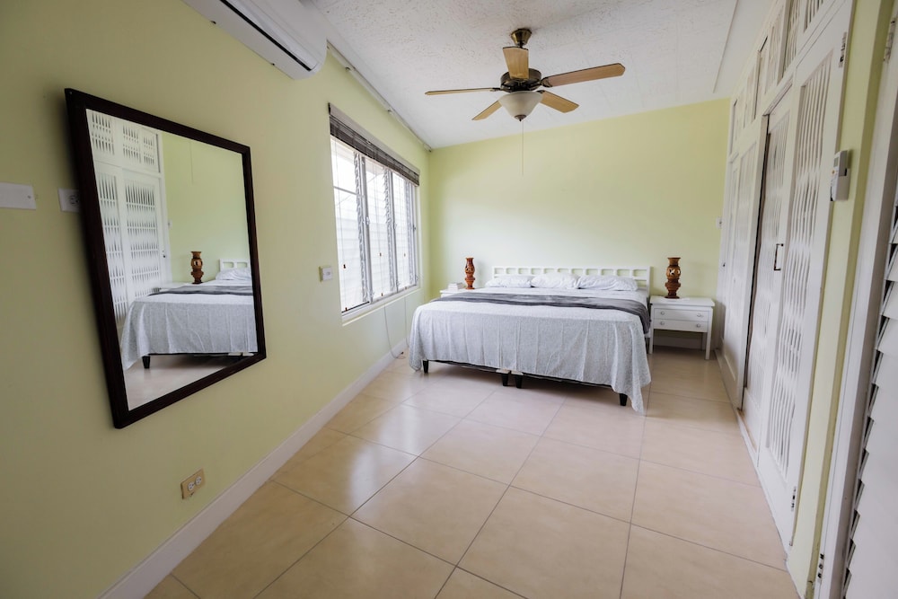 Carib Ocho Rios. Lifetime view. White sand beach. Unforgettable. - Ocho ...