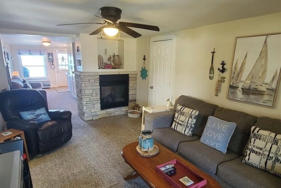 Adorable Lakefront 4-bedroom House With Ac In Ashville On Chautauqua Lake - Jamestown, NY