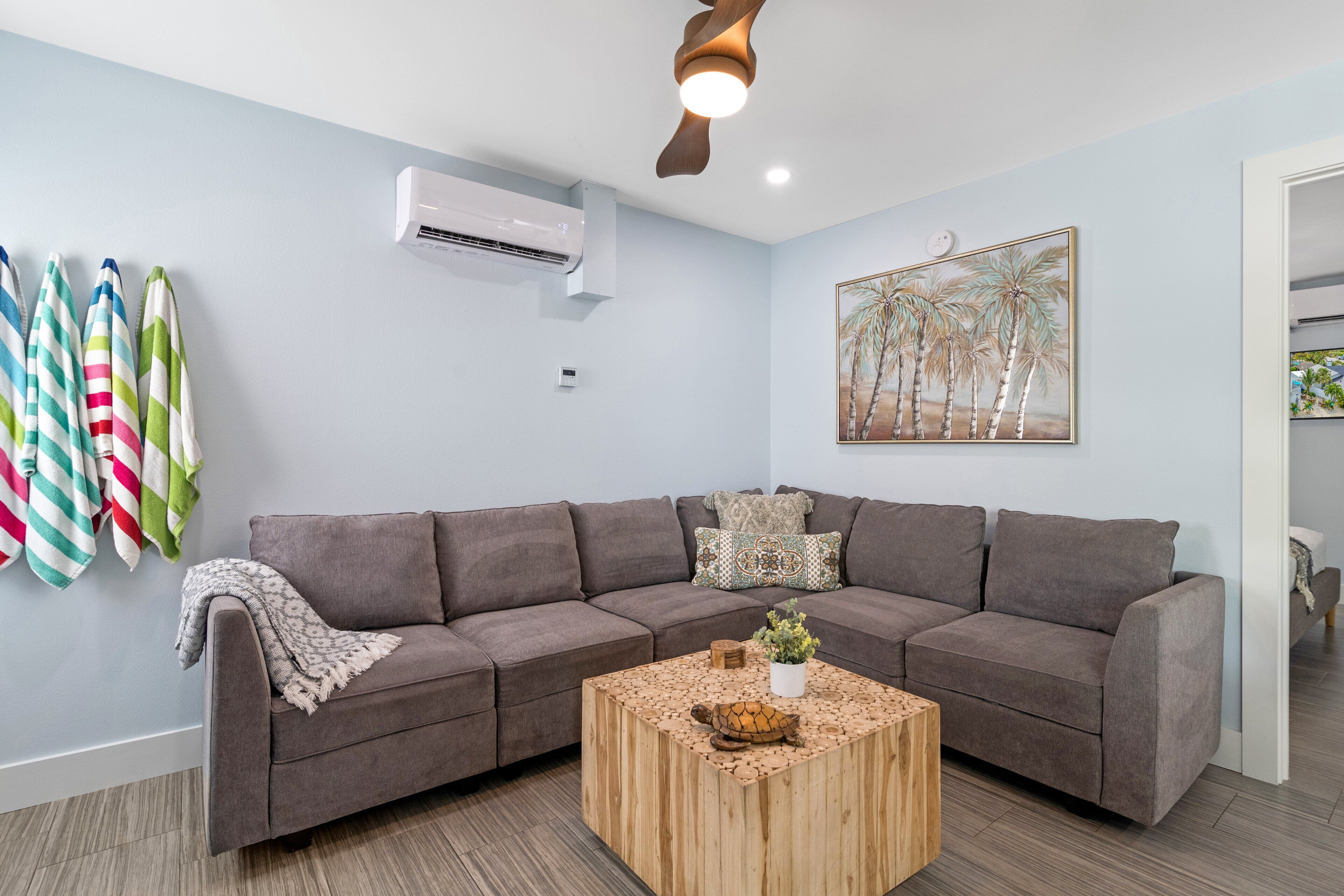 Sea Breeze - Pet Friendly, Located In Siesta Key Village, Steps To Siesta Key Beach! - Siesta Beach, Florida