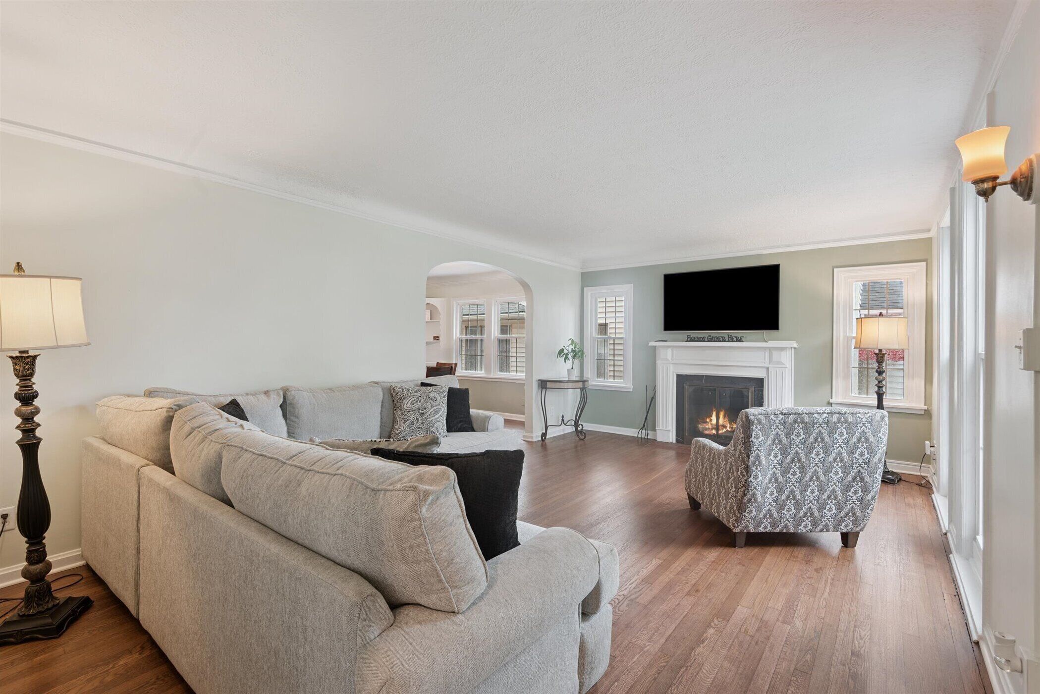 Enjoyable 2 Bedroom 1 Bathroom In Shaker Heights Near Universities And Hospitals - Shaker Heights, OH