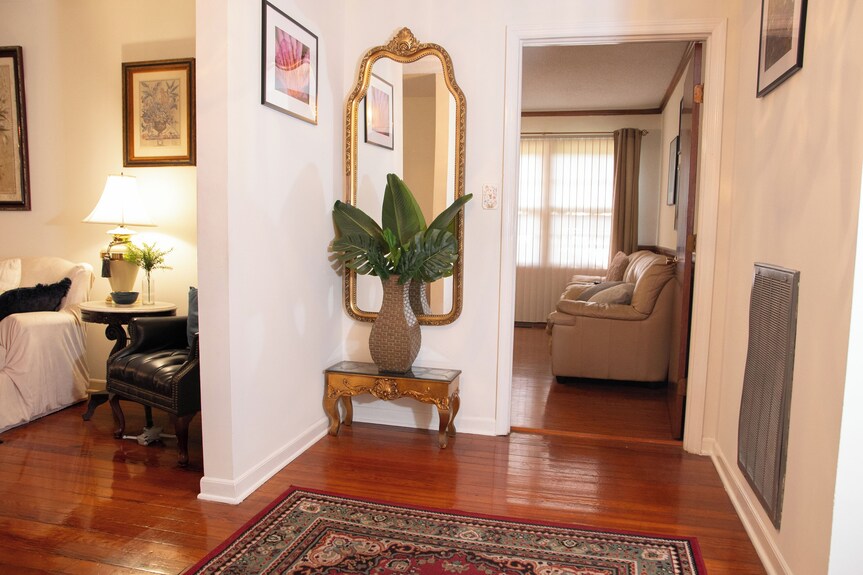 Charming 3-bedroom House With Lakeview In Orangeburg - Orangeburg, SC