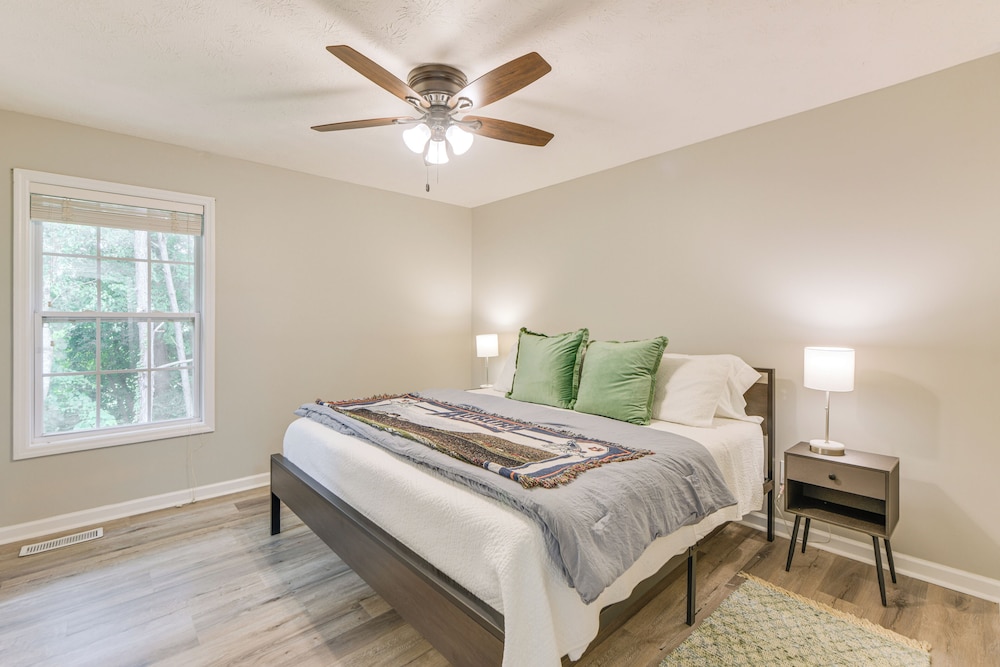 2 Mi to Tiger Territory! Condo w/ Community Pool - Auburn | Vrbo