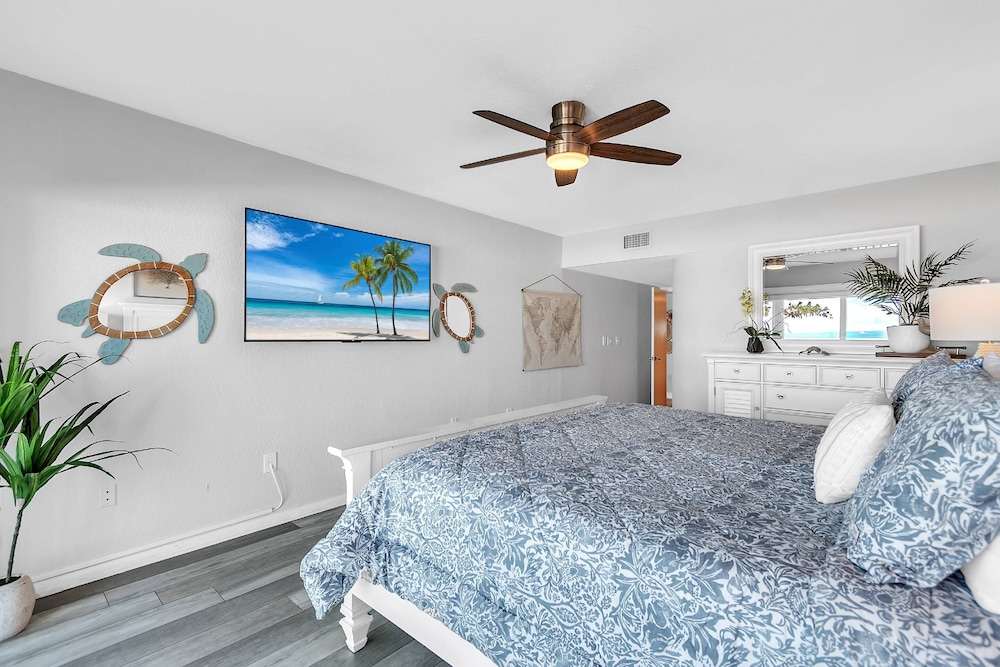 Premium Beachfront, Spectacular Views, Walk to Pier 60, Free Parking ...
