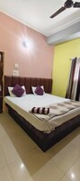 Secretária, Wi-fi grátis, roupa de cama fornecida