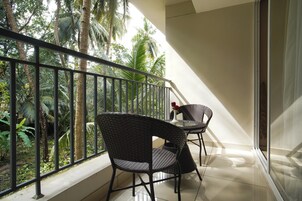 Quarto casal família, sacada | Espaço de trabalho para notebook, ferros/tábuas de passar roupa