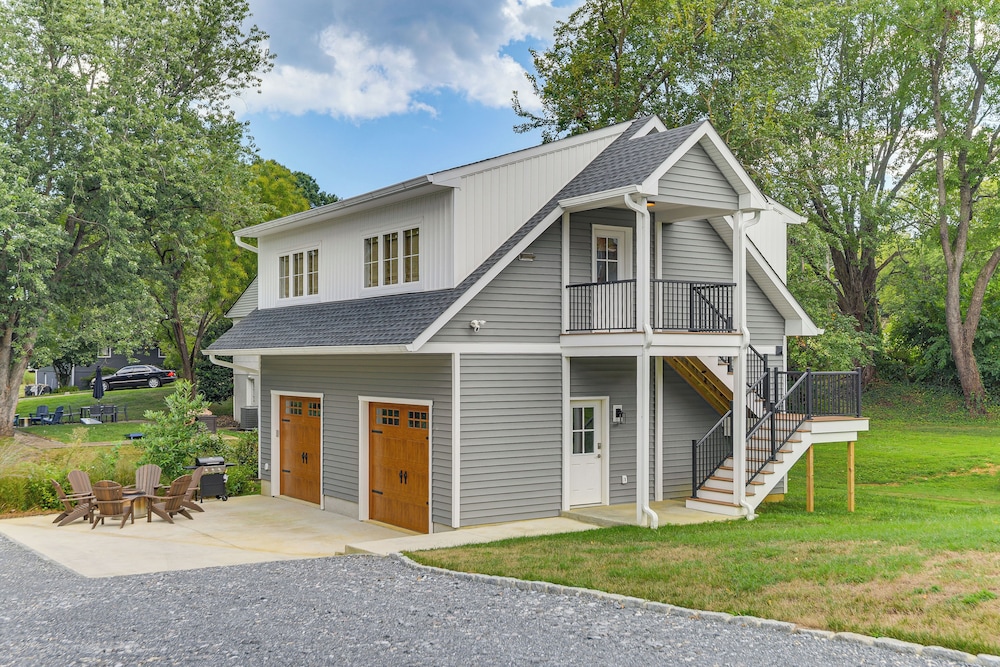 2 Mi To Usna: Modern Annapolis Home W/ Fire Pit - Annapolis, MD