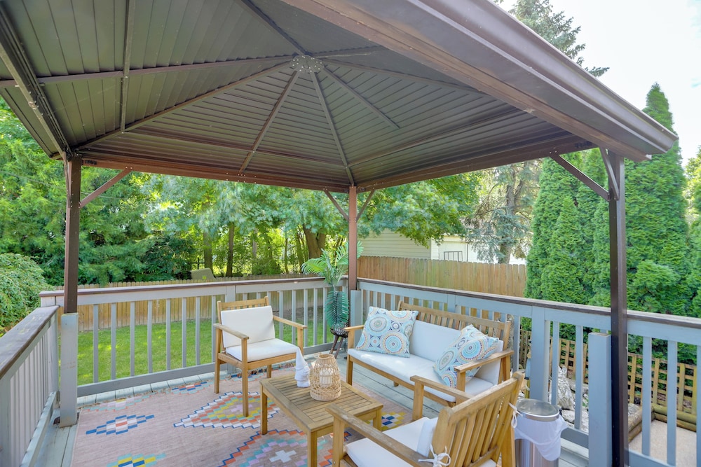 Steps To Lake Erie! Cedar Point Home Base W/ Deck - Sandusky, OH