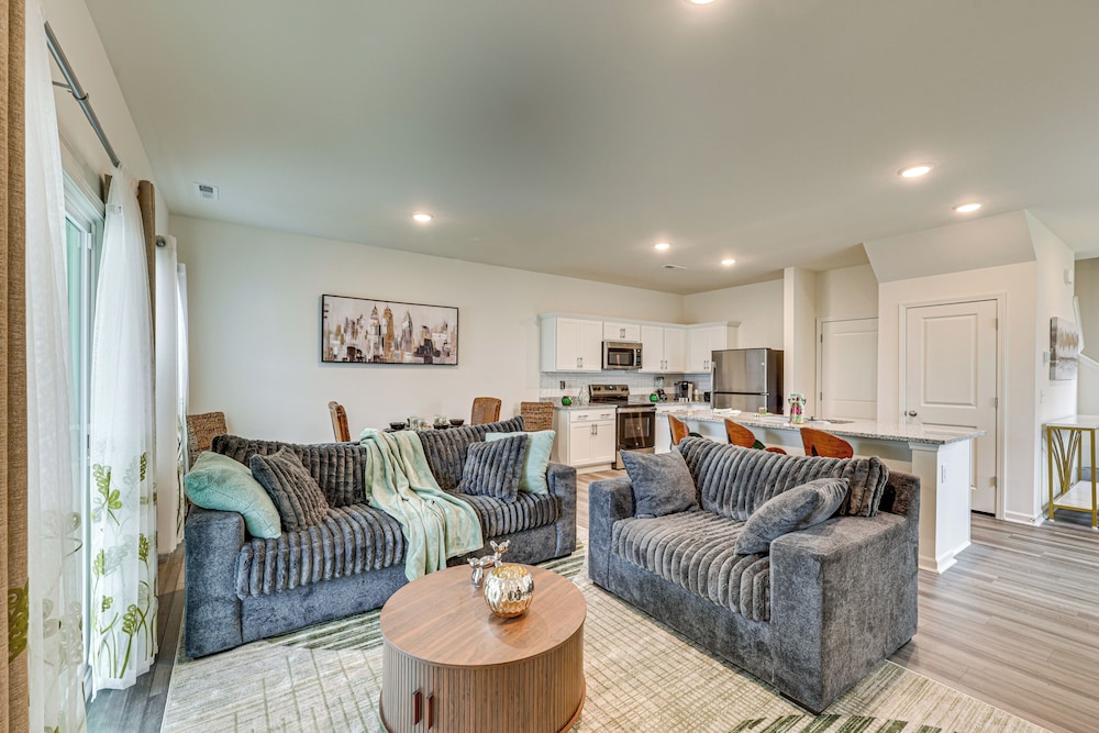 Screened Patio: Townhome 3 Mi To Dtwn Wilson! - Wilson, NC