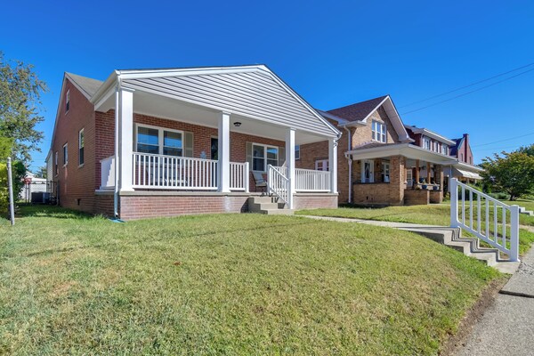 Walk To Ritter Park: Renovated Home Near Marshall! - Camden Park, Huntington