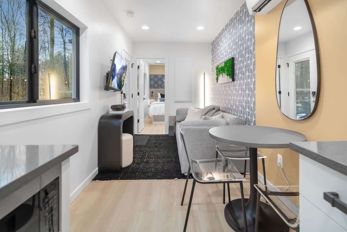 Cozy Cargo- A Tiny Home With Big Vibes - Ithaca, NY