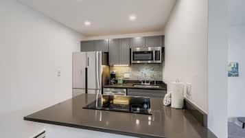Condo, 1 quarto | Cozinha privada | Geladeira, fogão, cafeteira/chaleira, torradeira