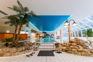 Apartamento | Piscina | Piscina interior, piscina exterior 