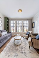 Suíte, barras de apoio para banheira | Área de estar