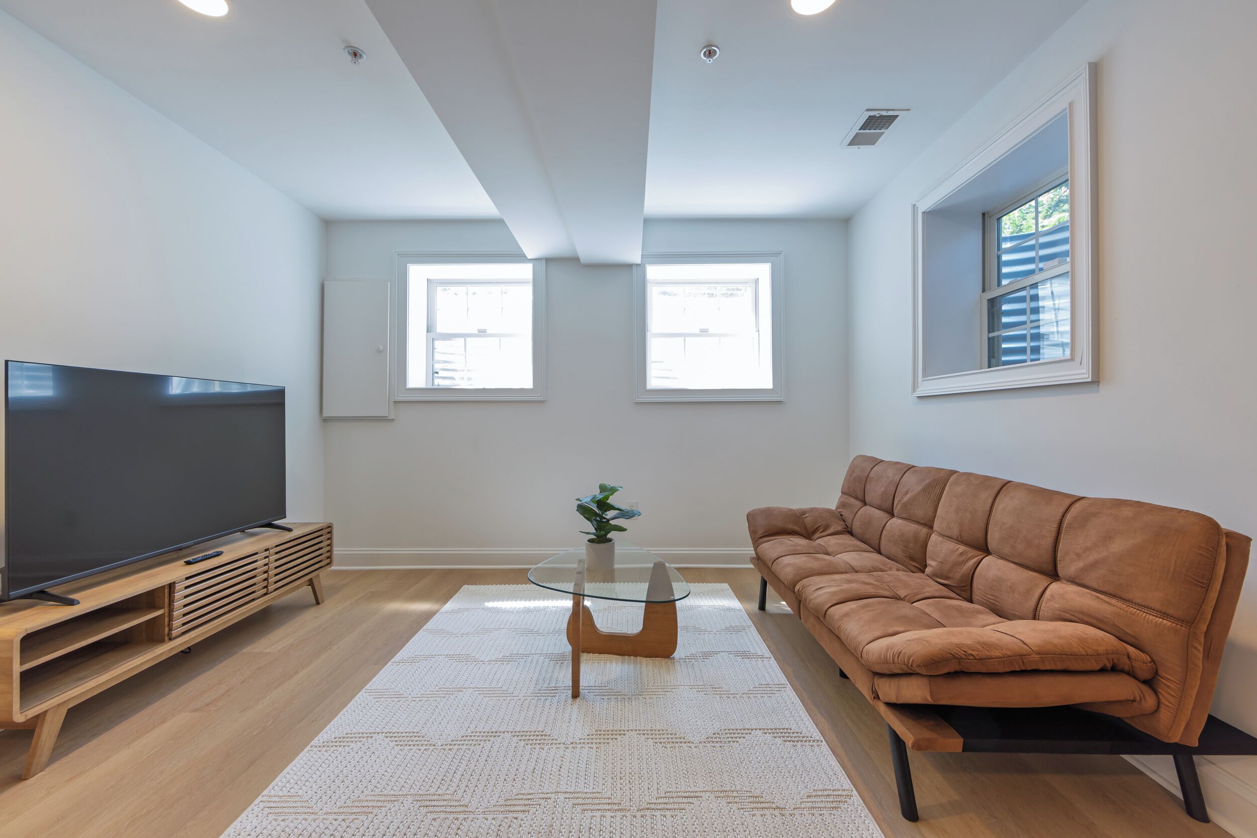 Spacious Chevy Chase 7br  Quick Dc Access - Bethesda, MD