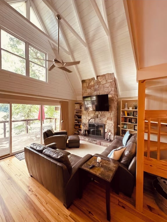 Charming Lakefront Cottage,private Lake & Dock, Perfect Secluded Getaway - Syracuse Beach