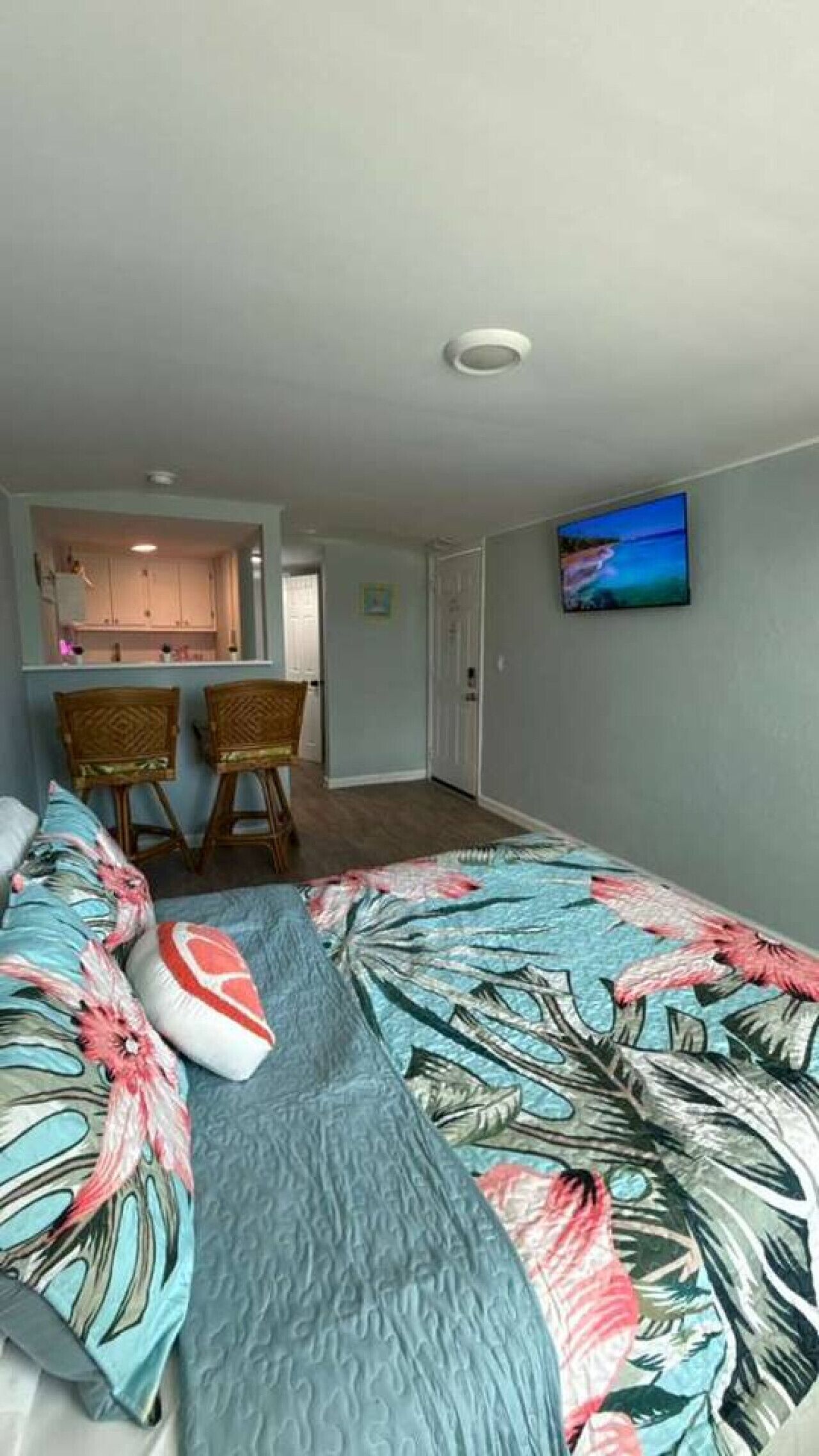 Penguins On The Beach | Studio Steps To Beach & Downtown W/pool | Unit E - Cocoa Beach, FL