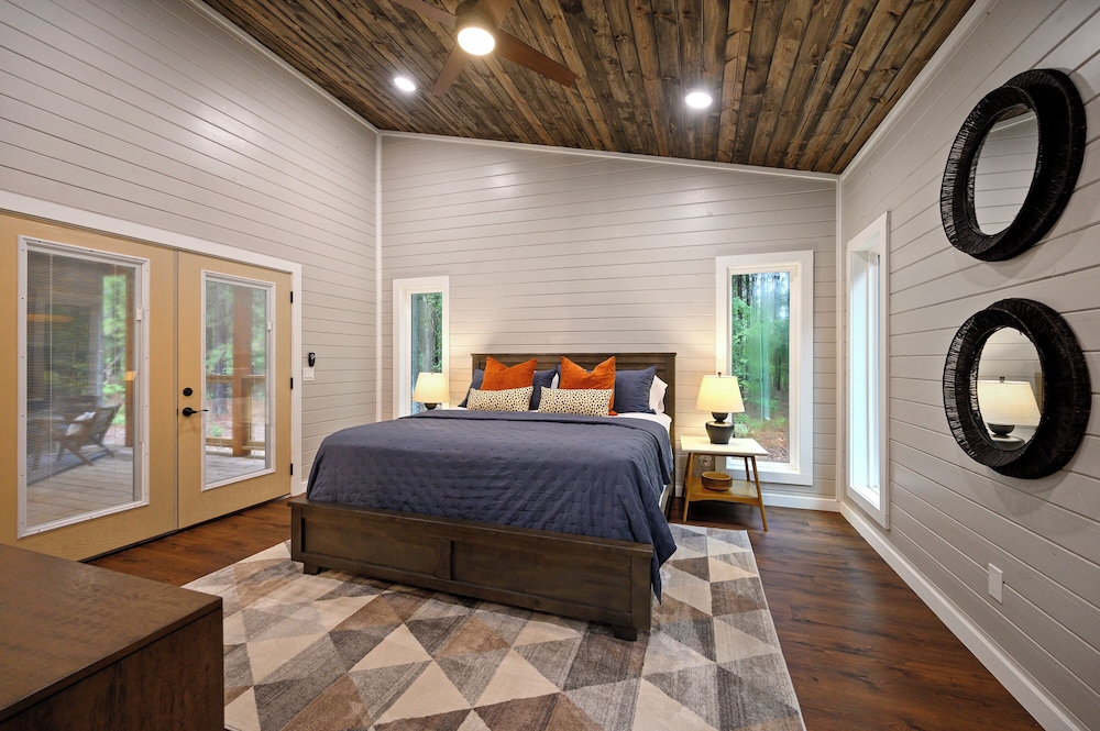 Your Naughty Escape- An ADULT Cabin Made for Touch, Tease, and Temptation. - McCurtain County | Vrbo