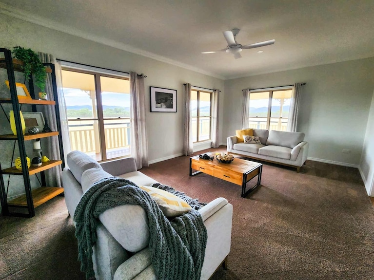 Willow Lodge At Willow Farm, Experience The Country Life - Queensland