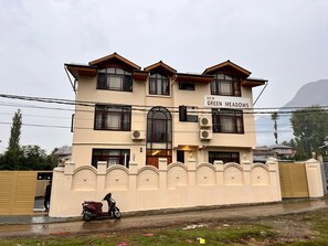 Fachada da propriedade