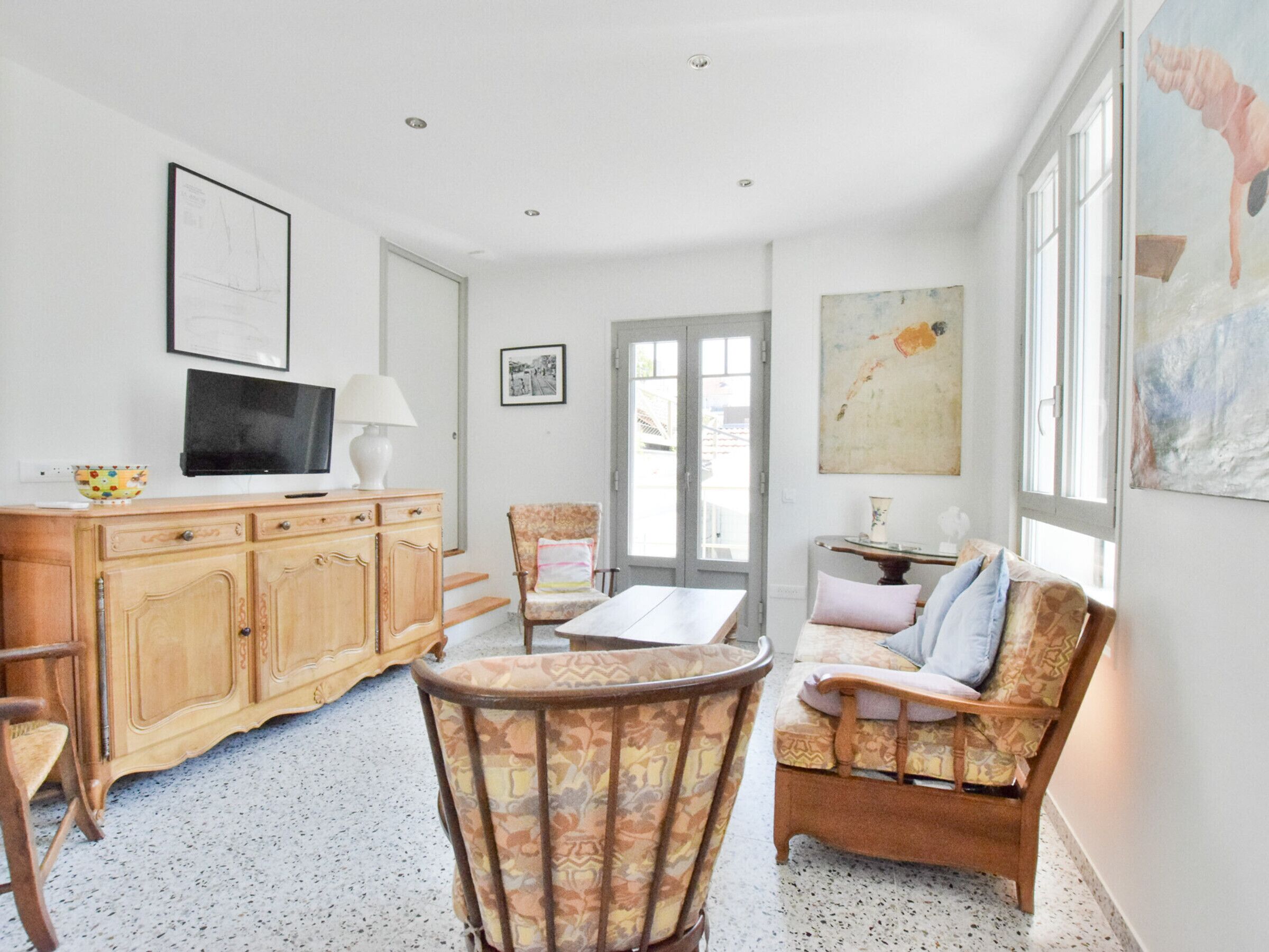 Maison Rénovée, Confort Moderne, Quartier Calme, Parking - Yvoire