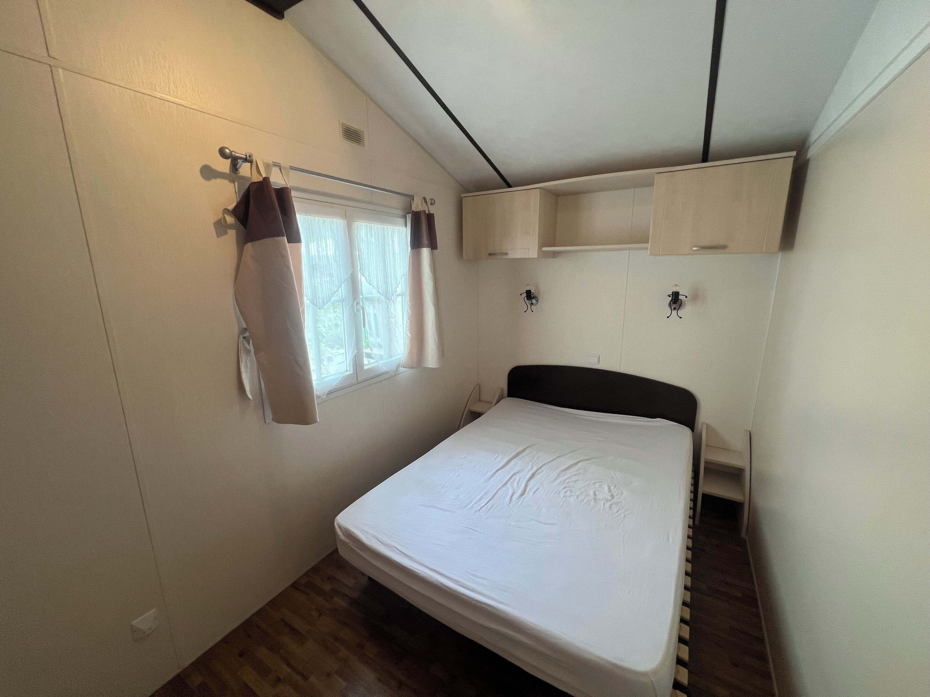 Mobil Home Climatisé Tout Confort Avec Terrasse  Entre Mer & Camargue - Lunel