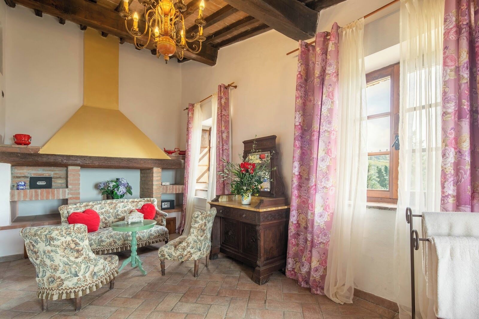 Podere Palazzolo, Ancient Farmhouse Nestled In The Hills Of Chianti Classico. - Radda in Chianti