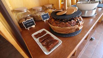 Pequeno-almoço tipo buffet diário incluído