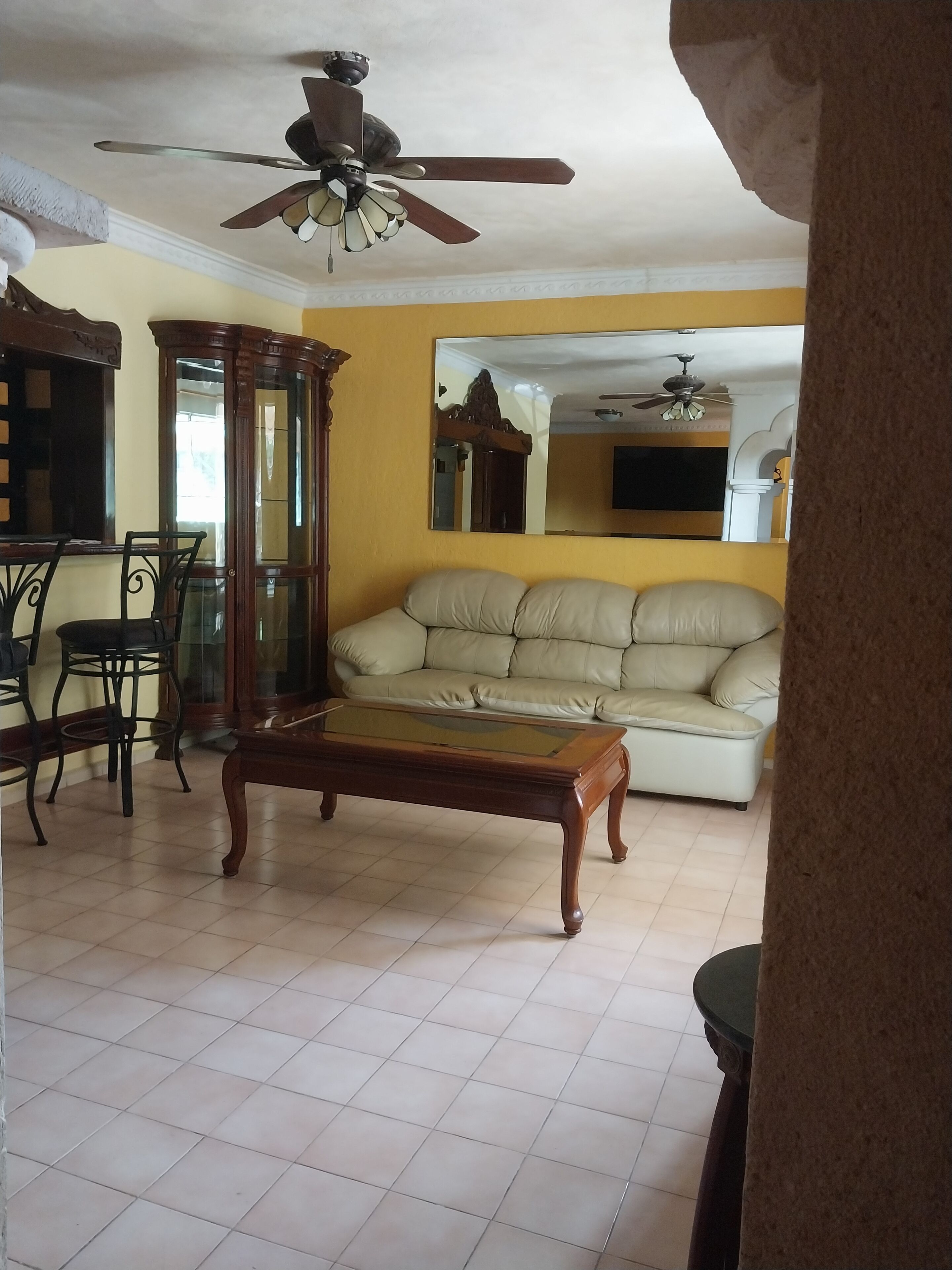 Beautiful 4 Bedroom House With A/c, Tv, Internet And 4 Individual Bathrooms. - Mérida