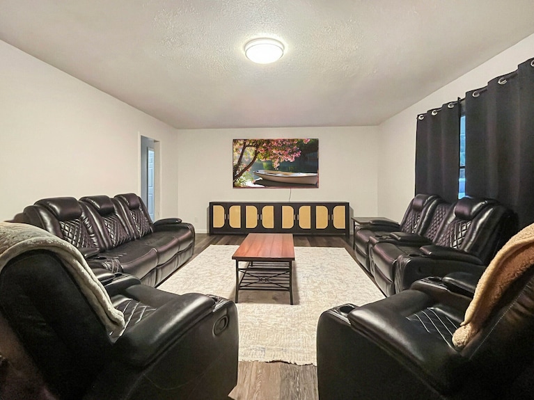 4-bedroom House In Charming Beckley With Ac, Relaxing Back Porch, Pet Friendly - Daniel Vineyards, Crab Orchard