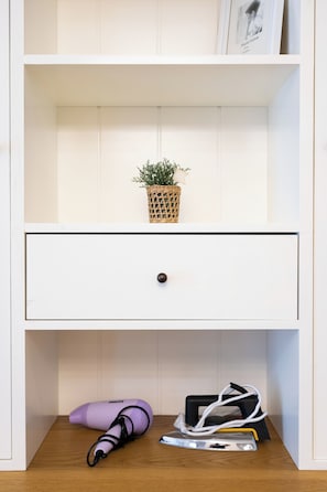 Apartamento Deluxe, Vista para a cidade | Secretária, Wi-fi grátis