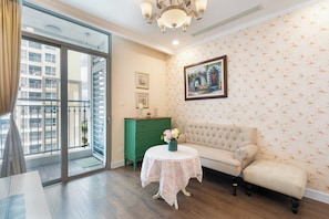 Apartamento Deluxe, Vista para a cidade | Secretária, Wi-fi grátis
