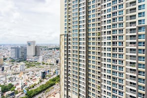 Apartamento Deluxe, Vista para a cidade | Secretária, Wi-fi grátis