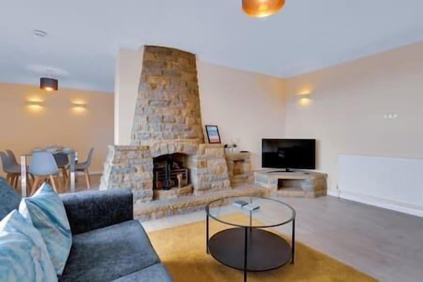 Oceanview Retreat + Private Parking - Seaford