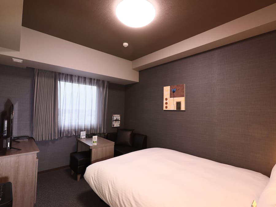 Quarto, não fumadores (Semidouble) | Secretária, secretária adequada para computadores portáteis