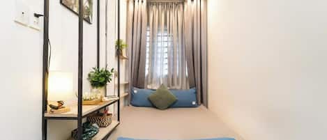 Quarto Duplo Standard | Cortinas/cortinados opacos, ferro/tábua de engomar, Wi-fi grátis