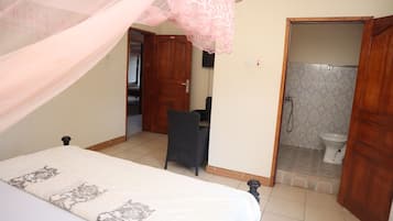 Quarto Duplo Standard | Secretária, ferro/tábua de engomar, Wi-fi grátis