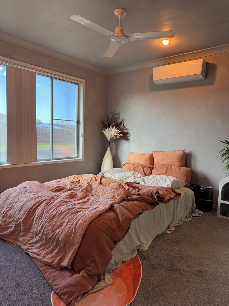 The Atelier Master Suite with Ensuite - Mango Hill | Vrbo